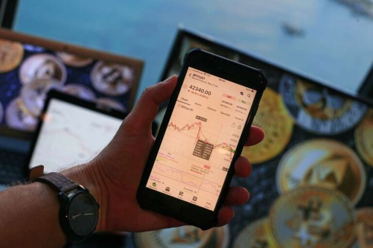 13 Best Decentralized Crypto Wallets for 2025