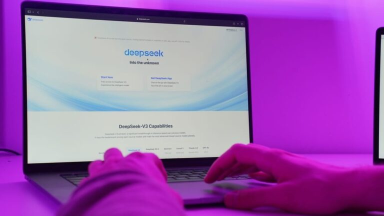 What is DeepSeek AI and How Can Crypto Traders Use It?
